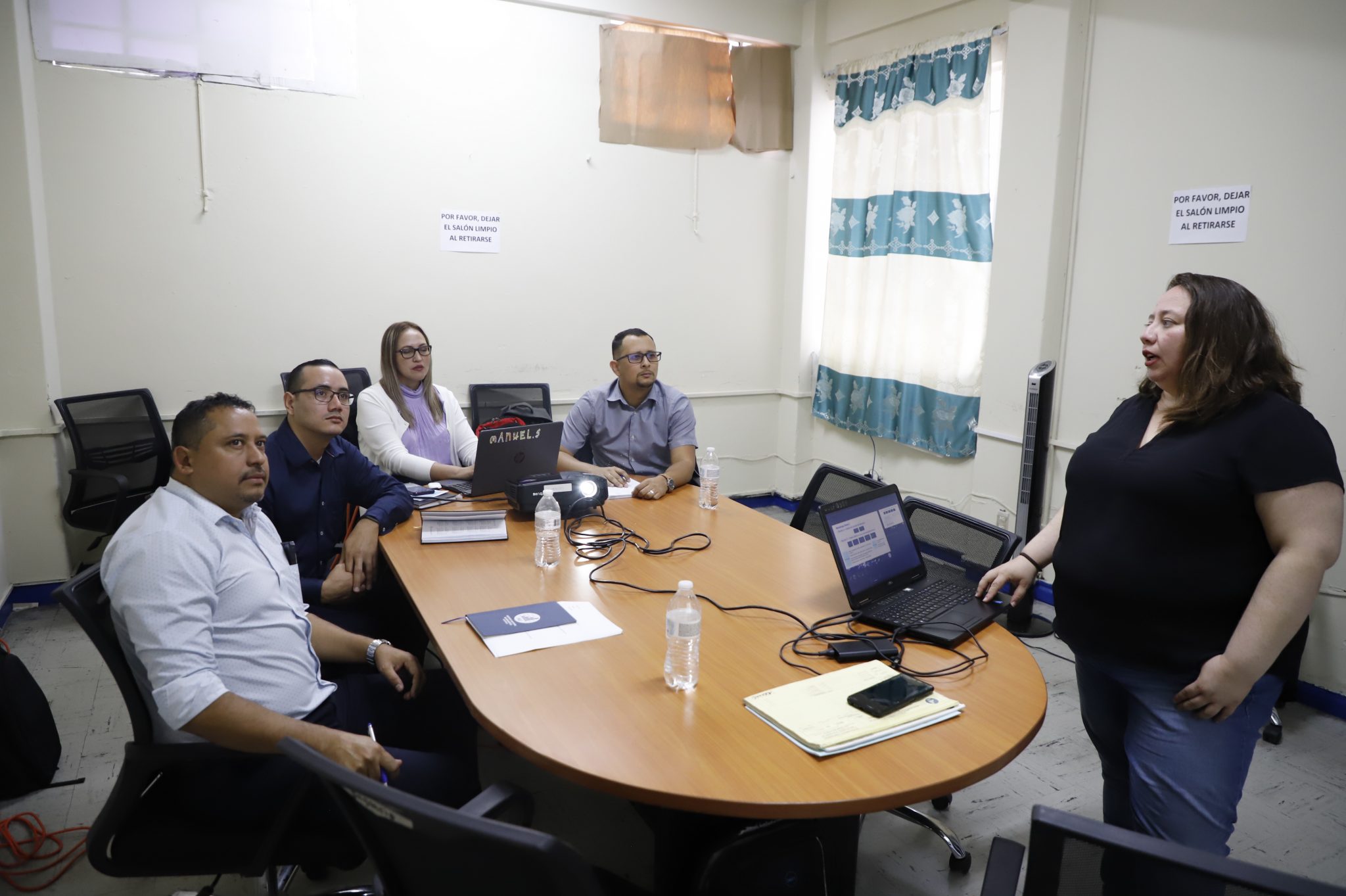 El INE recibió a representantes del Banco Central de Honduras ...