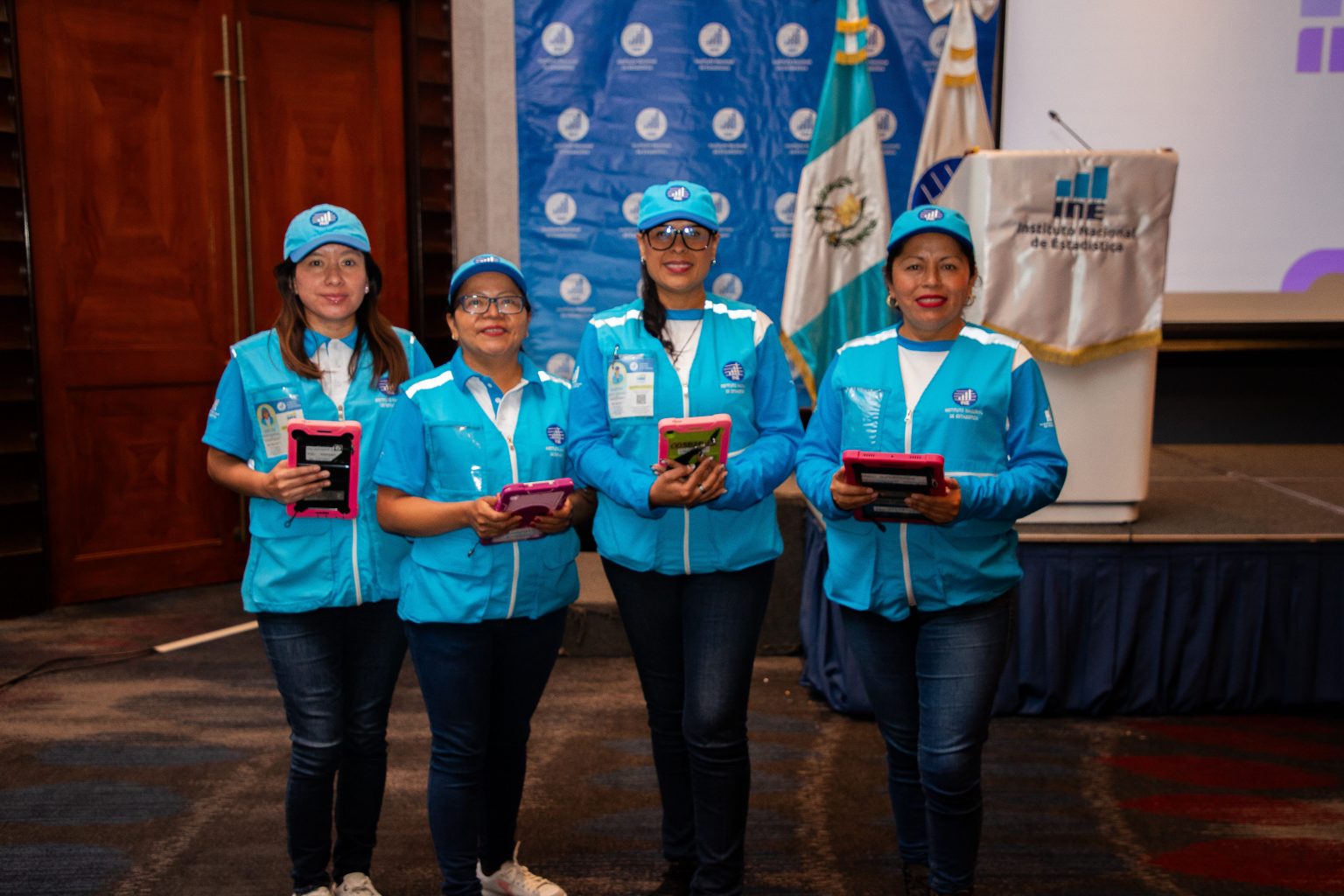 El INE oficializa la salida de campo de la ENAPROM 2025 y presenta su ...